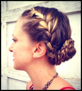 The coolest DIY hairstyle of the season:The infinity braid - roxiejanehunt
